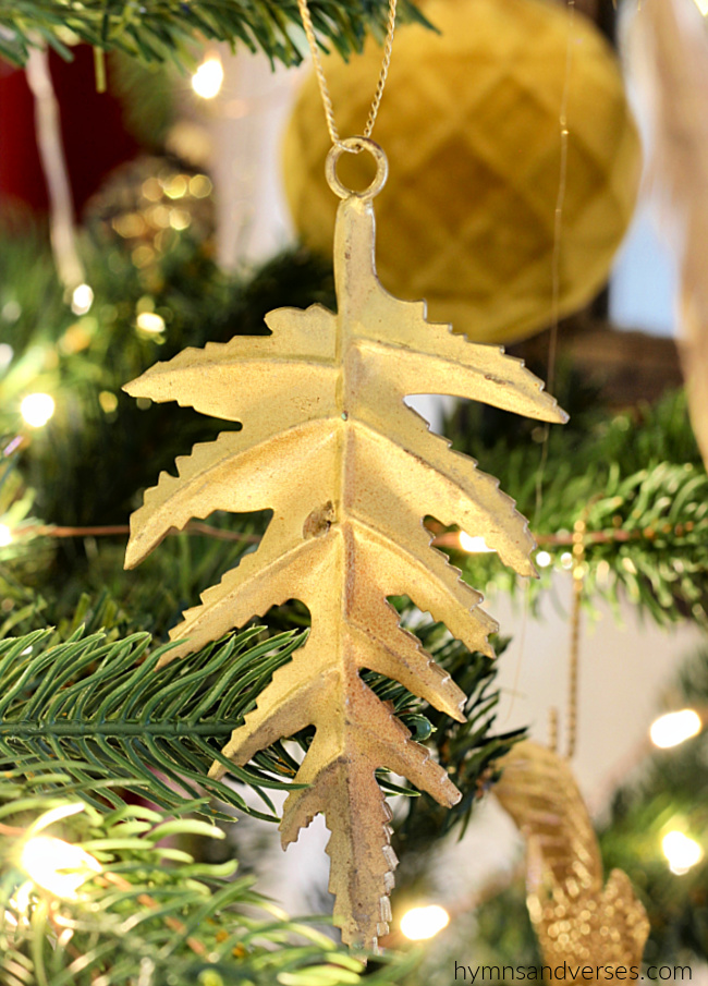 Botanical Design Christmas Tree | Hymns and Verses